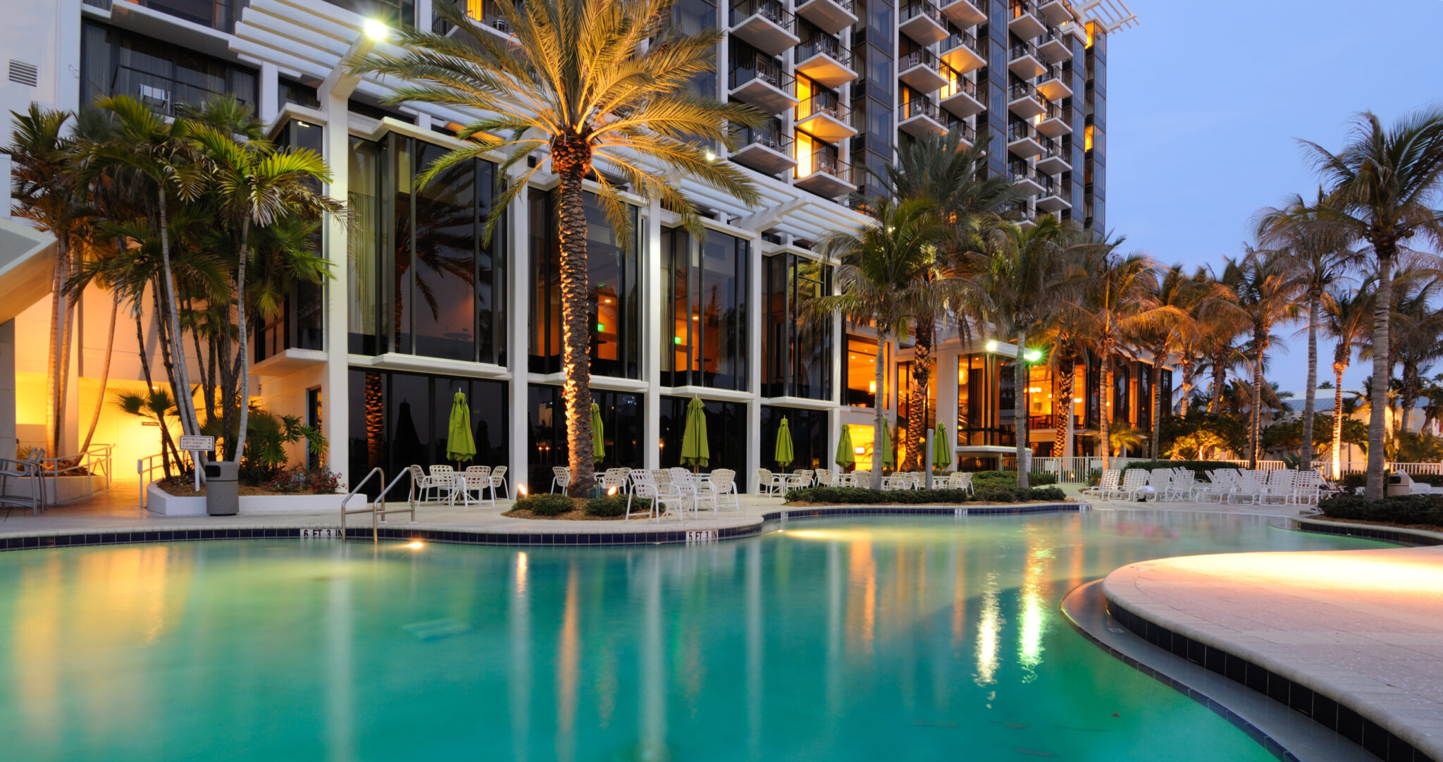 COM3000 DIRECTV Headend for Hotels | NACE